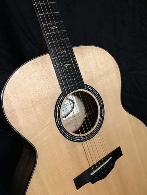The Kingston Jumbo - Dogwood Guitars